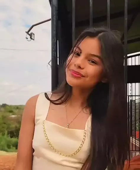 Cantora Heidy Ocampos - Música Logo Acaba