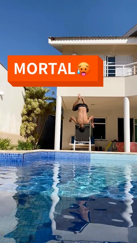 forogore el mortal en la piscina