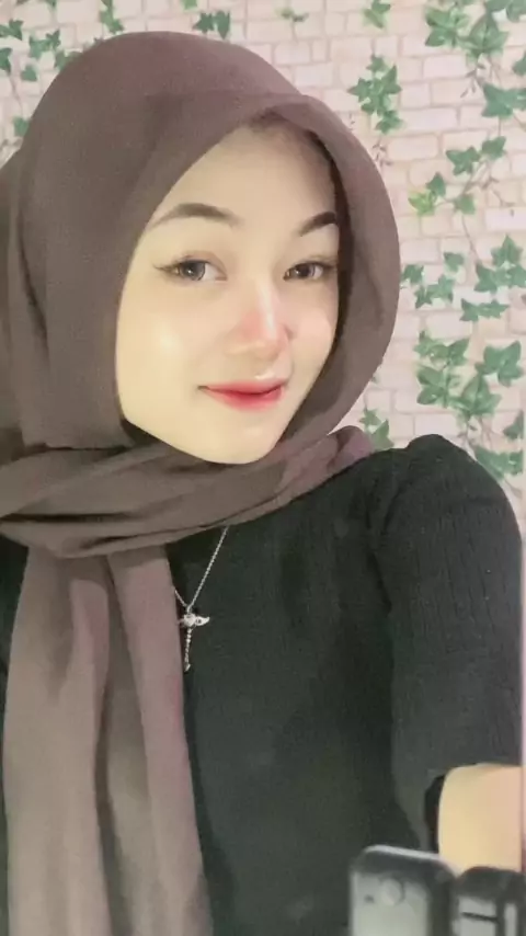 Nia Suka CLMK 🤤 (@sania.oktavia) on Kwai